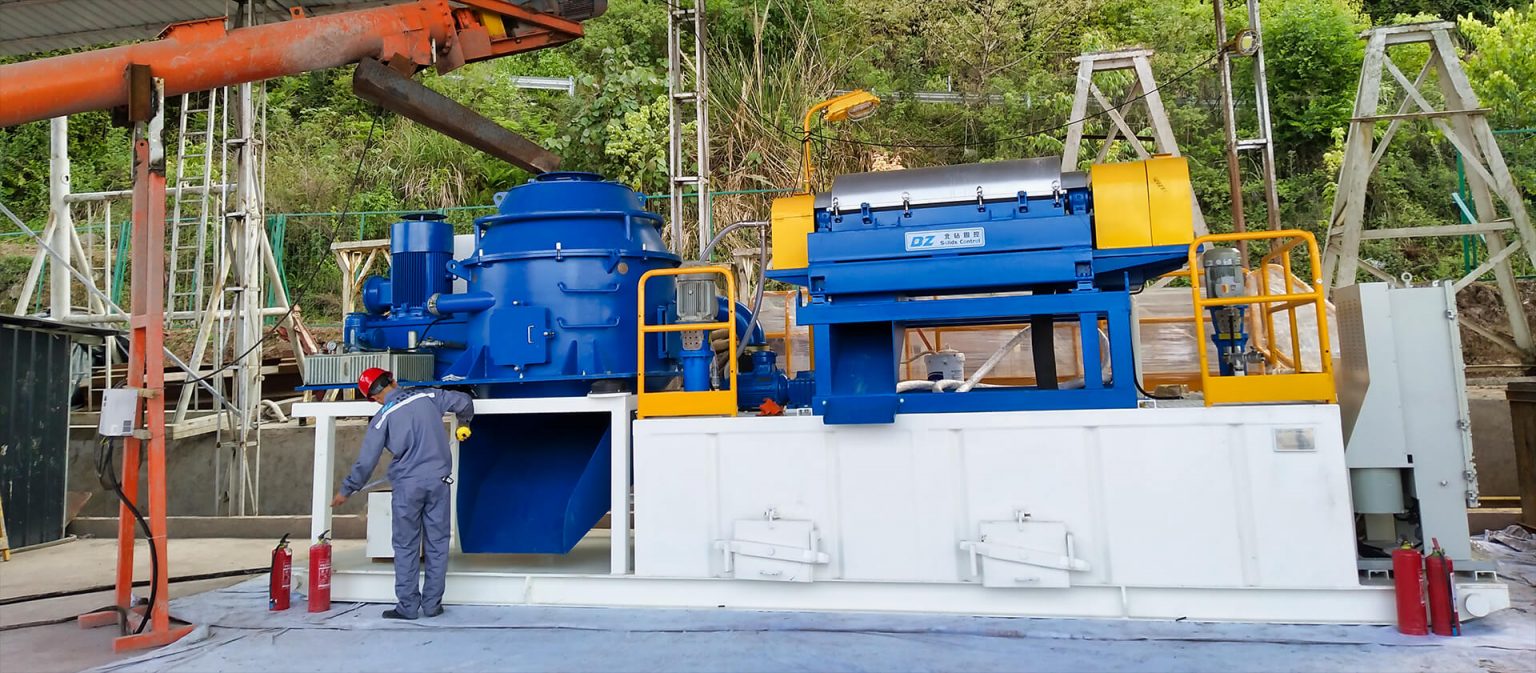 A vertical scraper unloading oil-based mud dryer - BZ solids control